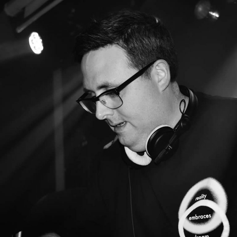 Master Magri Centreforce DJ - Centreforce Radio 883